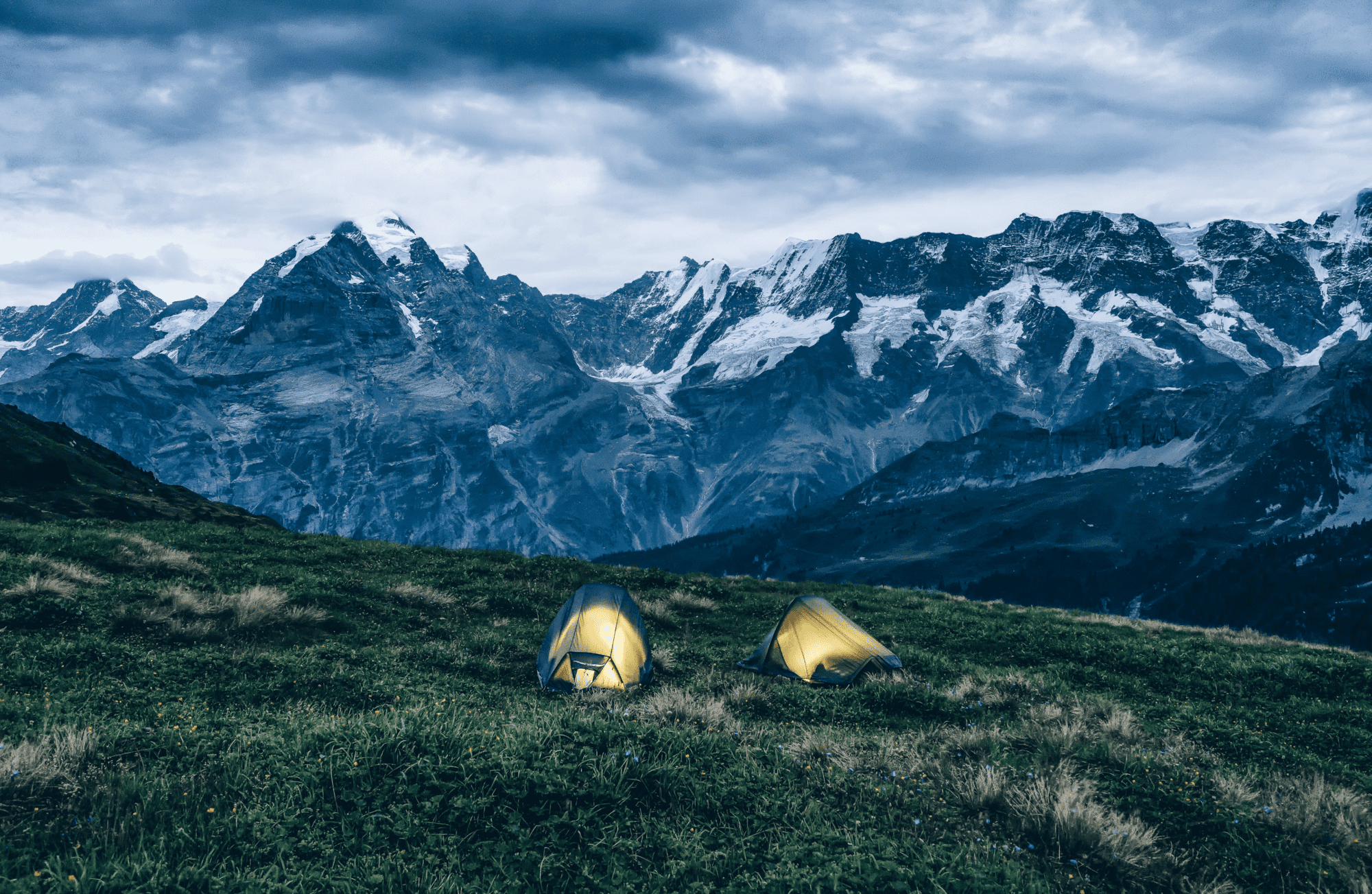 Camping libre en los Alpes suizos | Omio
